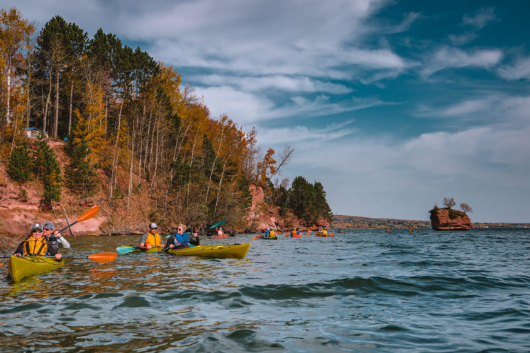 Chequamegon Bay Sea Caves – Apostle Islands Kayaking